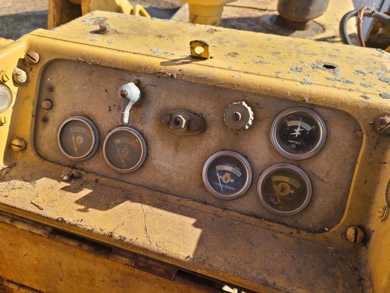 CAT 941B Instrument Cluster for Sale