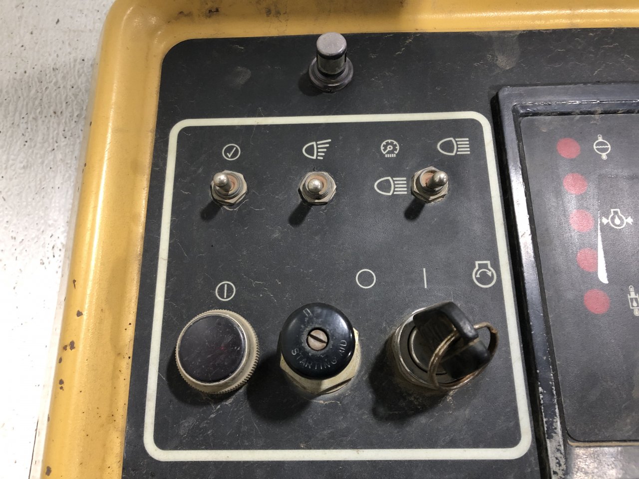 CAT D4H II Instrument Cluster for Sale