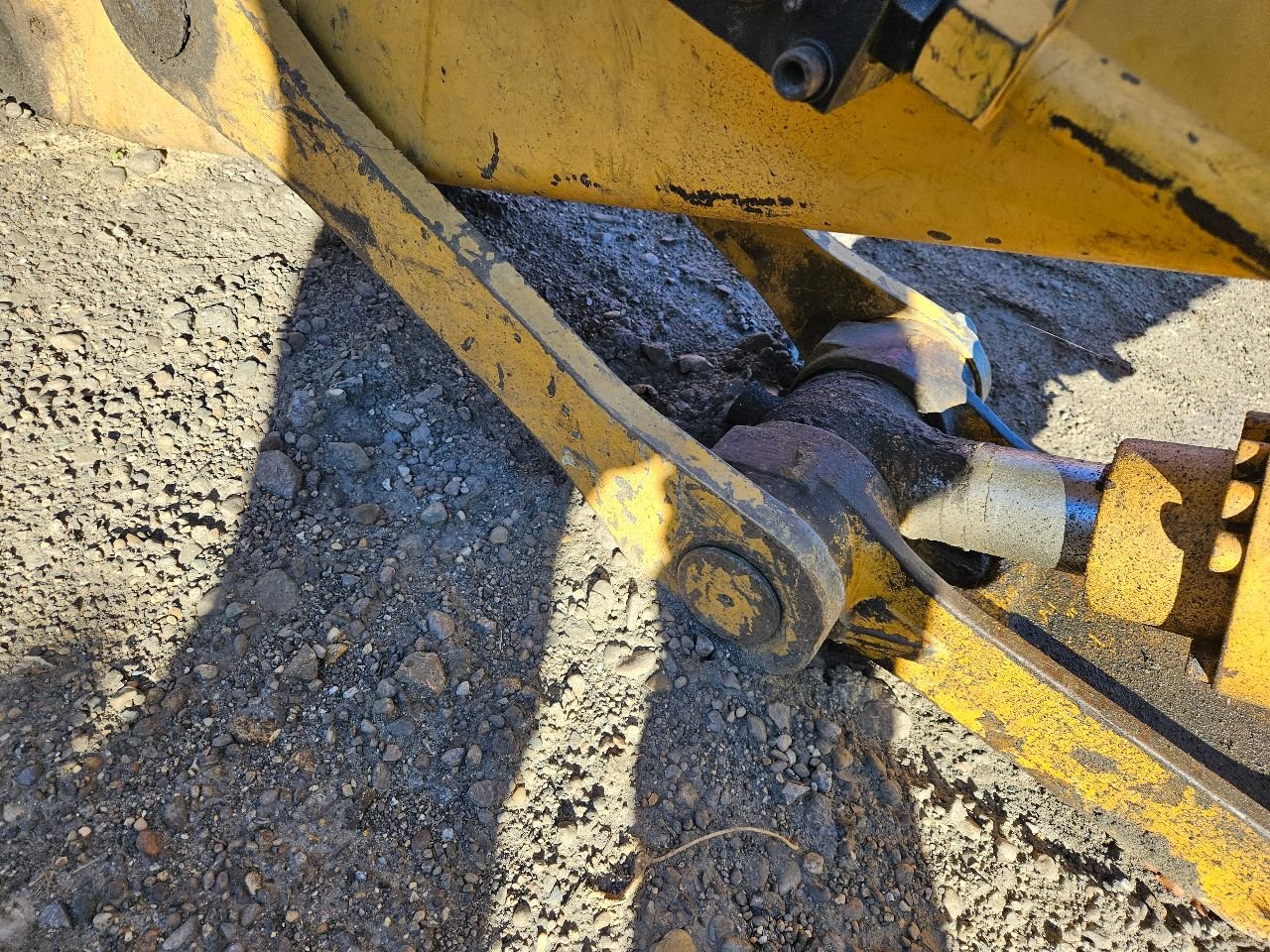 9753307J | John Deere 135C Linkage for Sale