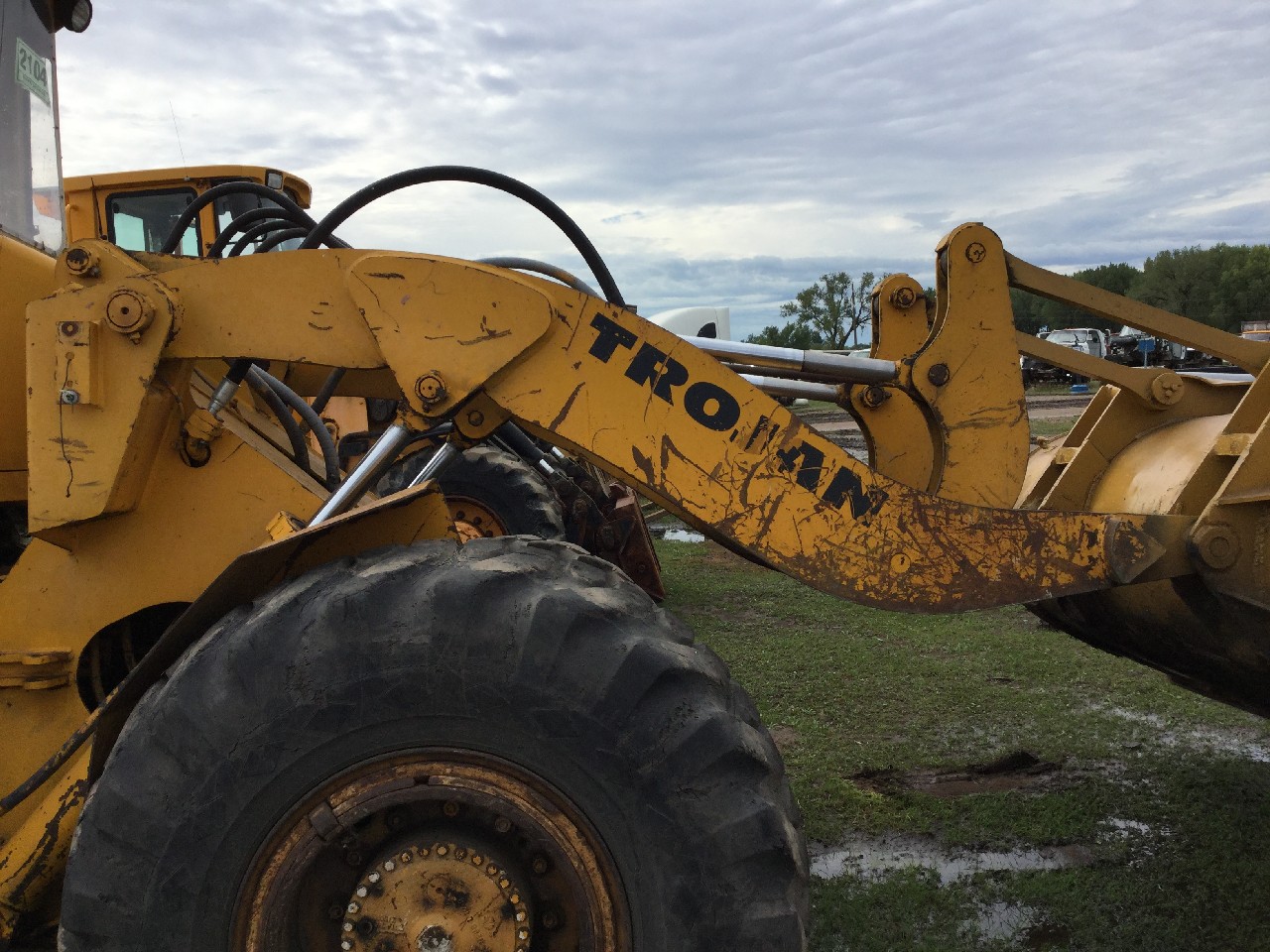 2087174 | Trojan 2000 Loader Arm for Sale