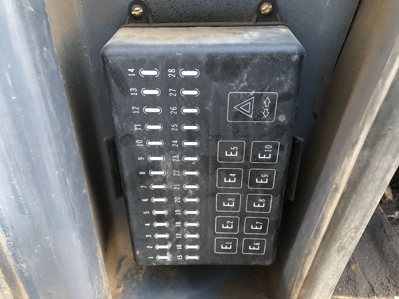 L69137 | Gehl DL10H55 Misc. Parts for Sale