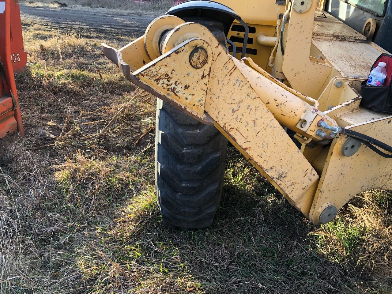 L70615 | Gehl DL10H55 Outrigger for Sale