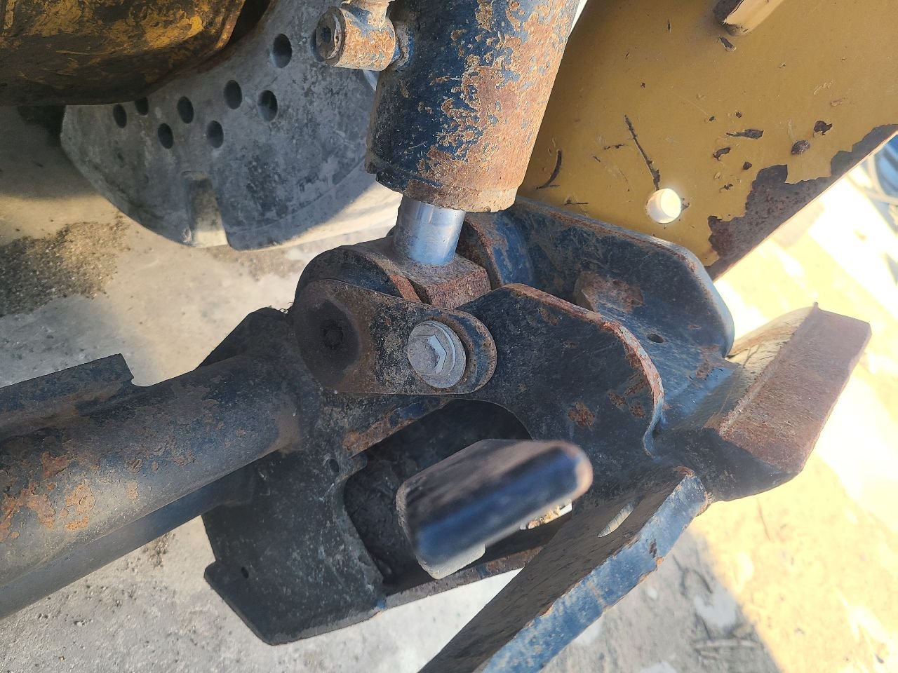 476-6881 | CAT 236D Quick Coupler for Sale