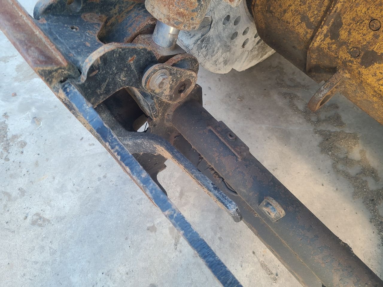476-6881 | CAT 236D Quick Coupler for Sale