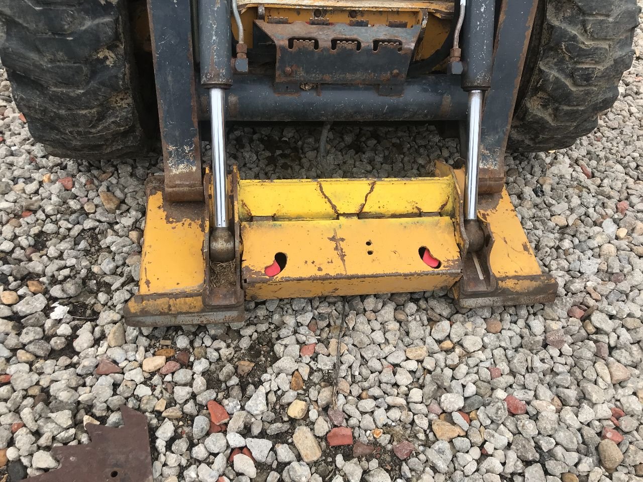 AT375400 | John Deere 320D Quick Coupler for Sale