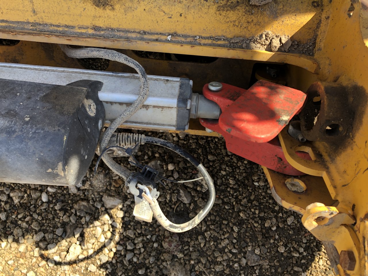 AT494284 | John Deere 324E Hydraulic Cylinder for Sale