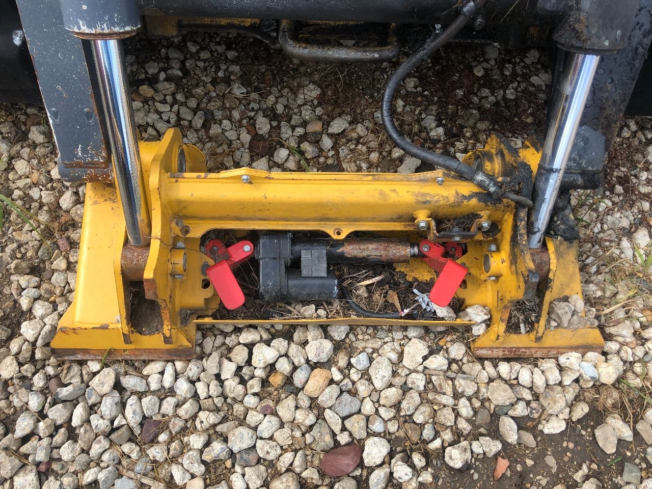 AT486516 | John Deere 333G Quick Coupler for Sale