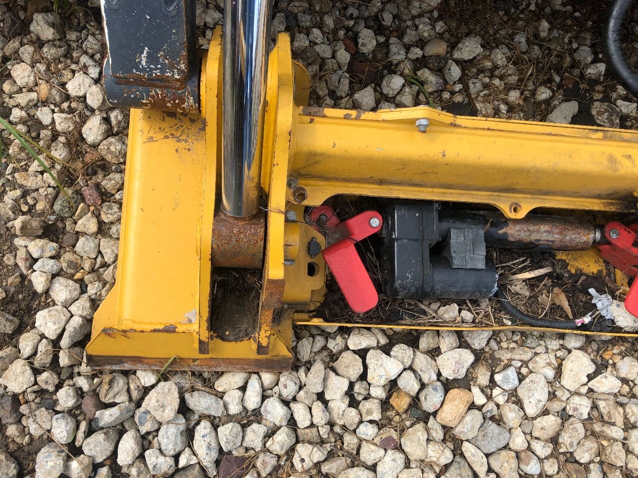 AT486516 | John Deere 333G Quick Coupler for Sale