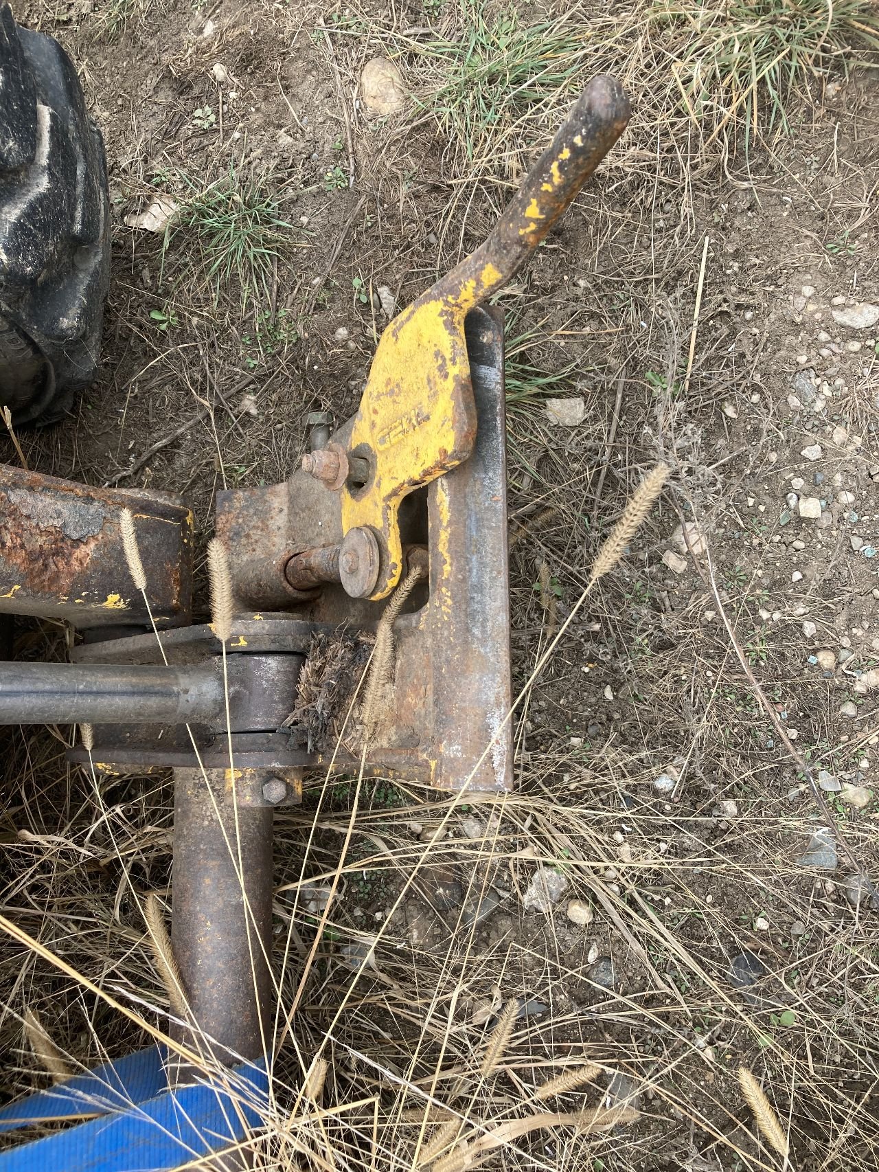 137190 | Gehl 4635SX Quick Coupler for Sale