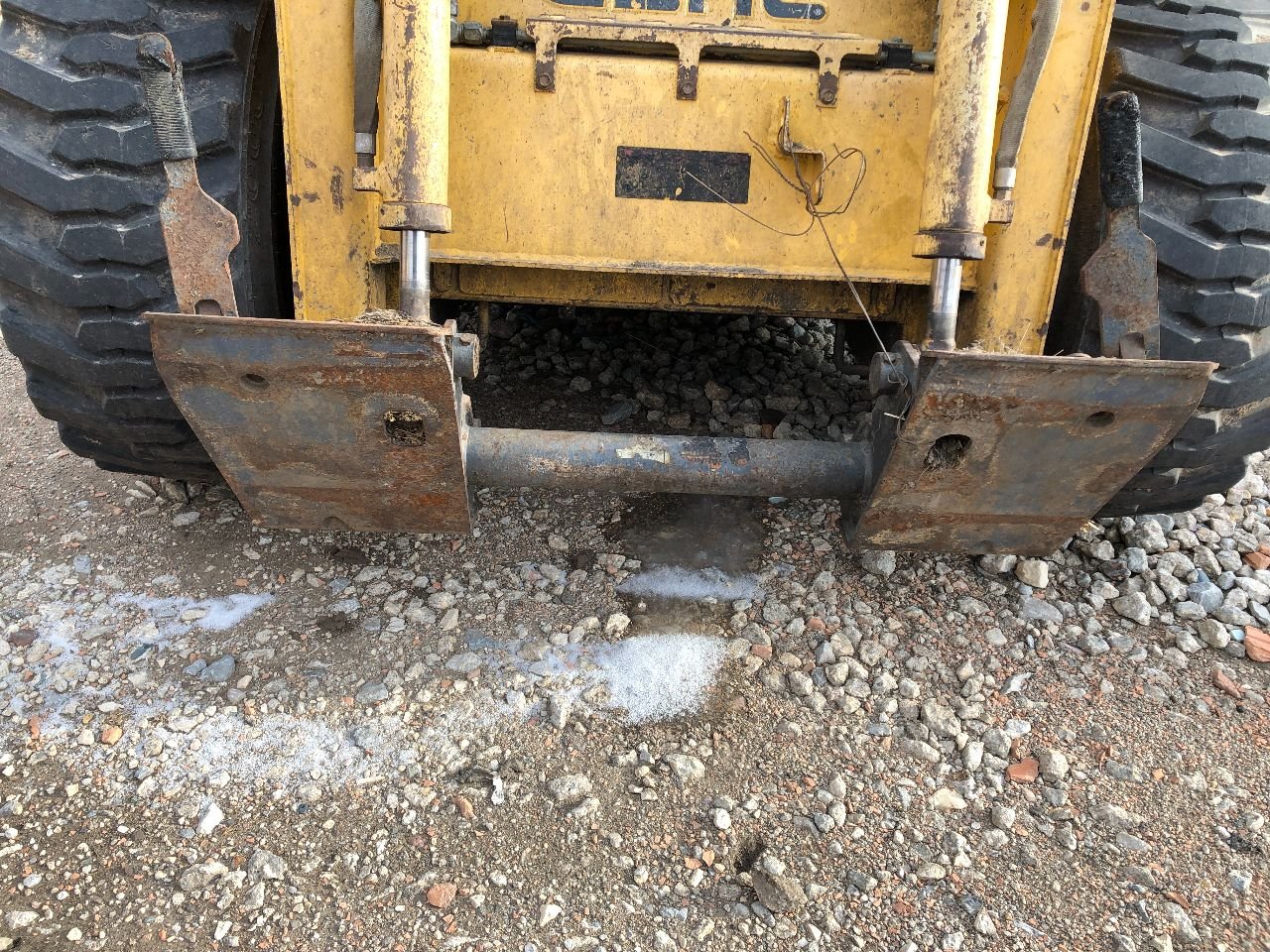 194948 | Gehl 4840 Quick Coupler for Sale