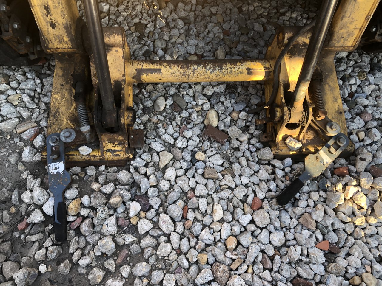 Gehl 5640 Quick Coupler for Sale