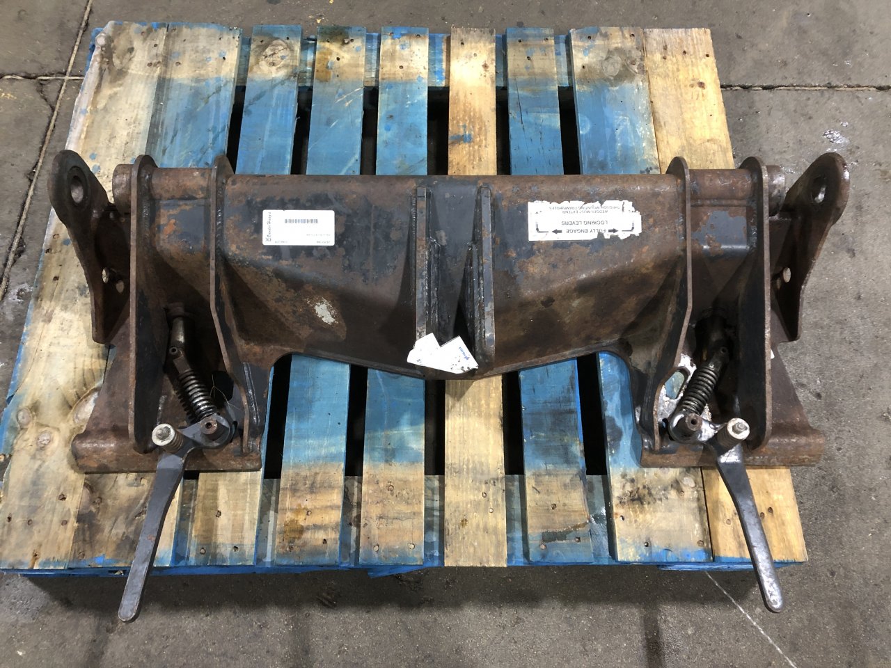 6718752 | Bobcat 863 Quick Coupler for Sale