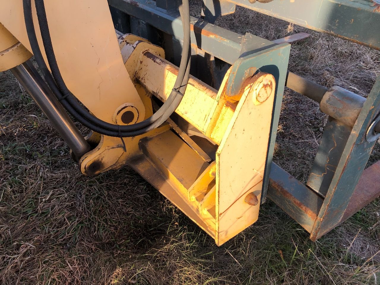 100249 | Gehl DL10H55 Quick Coupler for Sale