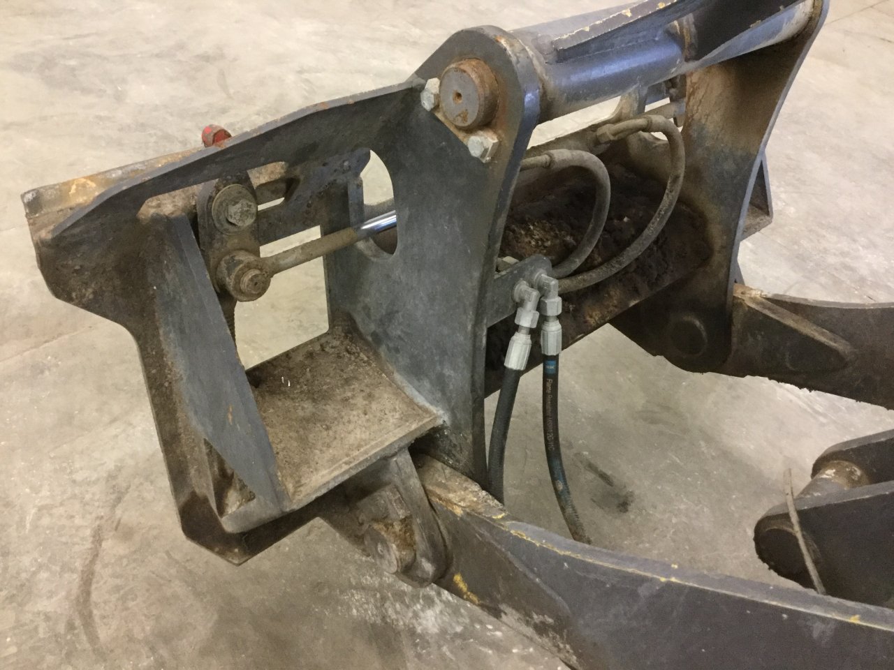 Volvo L20B Quick Coupler for Sale