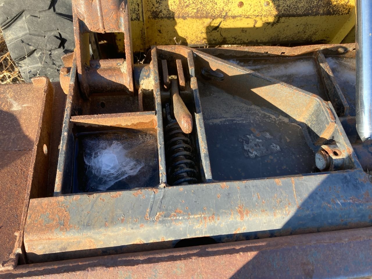 857237 | New Holland L553 Quick Coupler for Sale