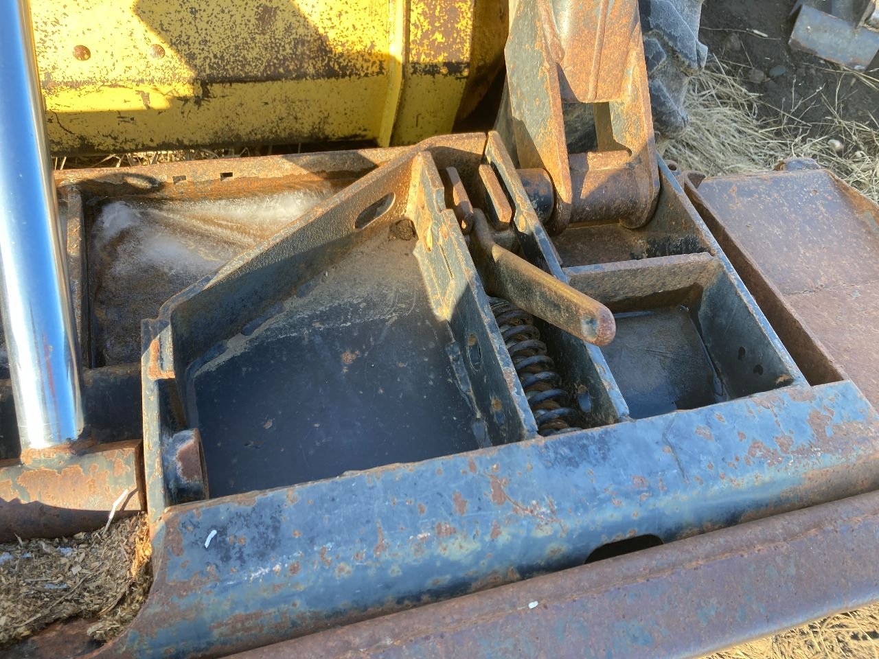 857237 | New Holland L553 Quick Coupler for Sale
