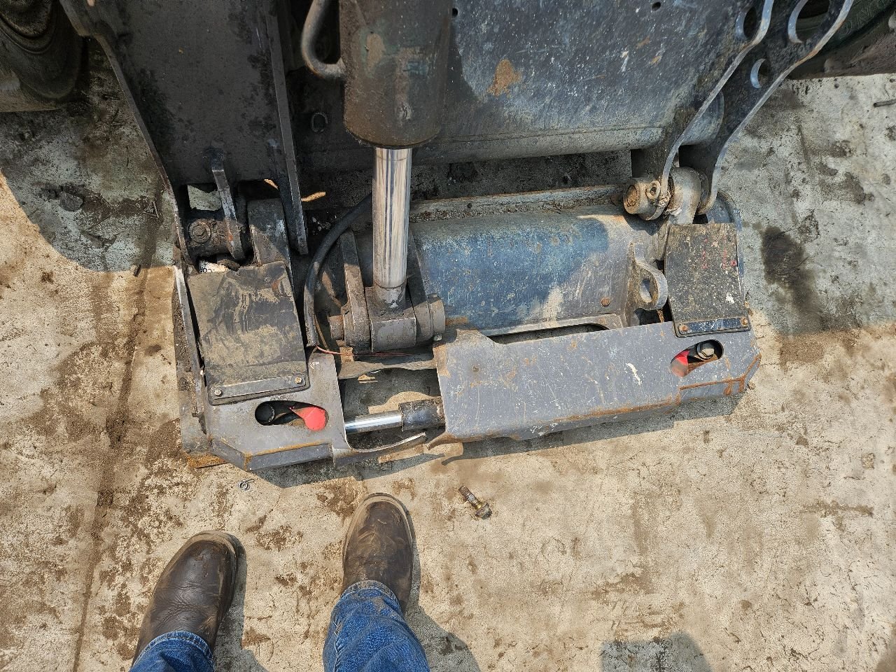 Volvo MC115C Quick Coupler for Sale