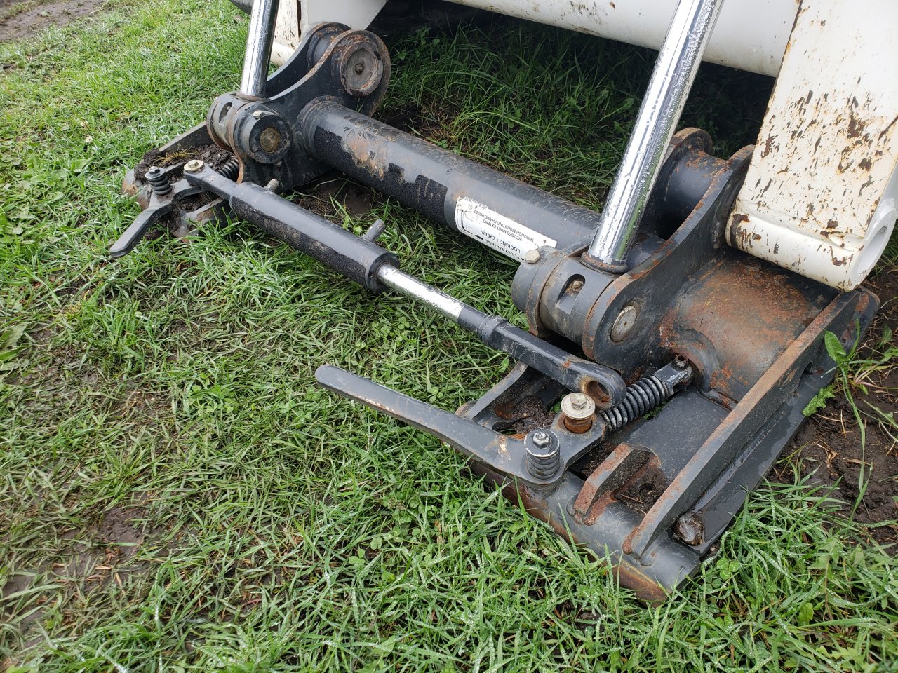 Bobcat T870 Quick Coupler for Sale
