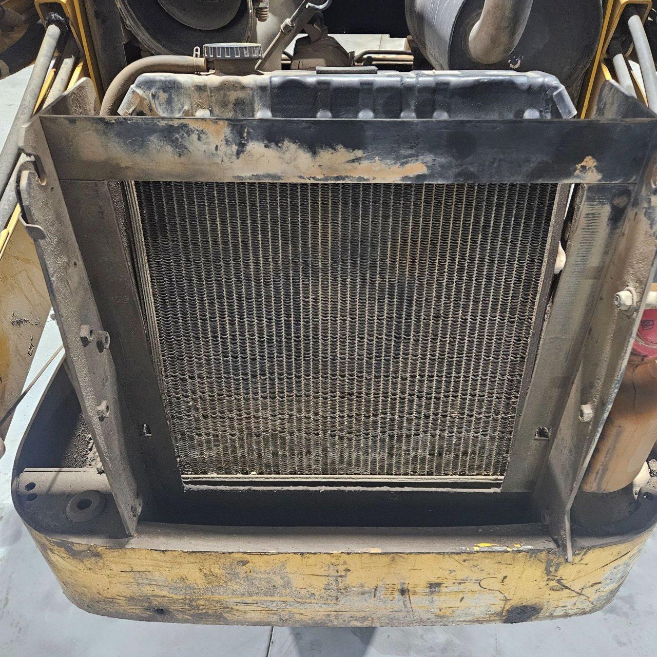 KV20572 | John Deere 240 Radiator for Sale