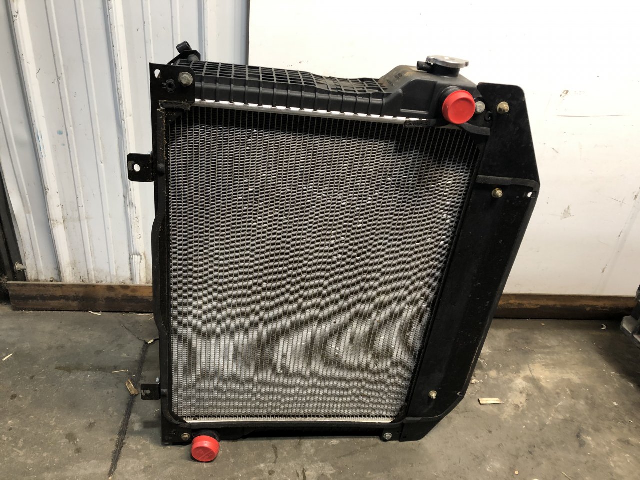 84232364 | Case 621F Radiator for Sale
