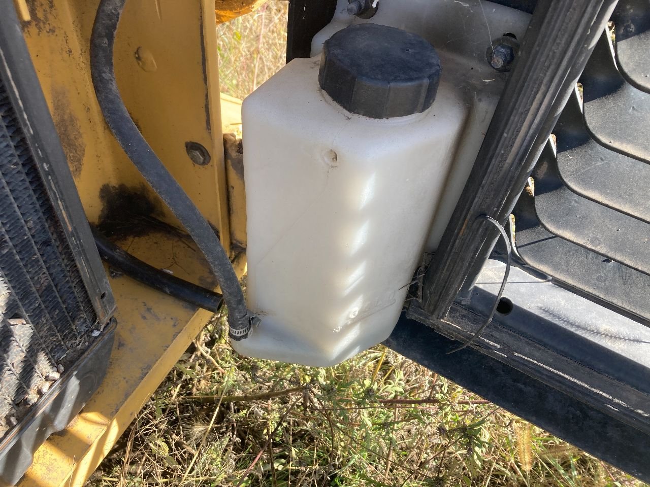 86501331 | New Holland LX565 Radiator Overflow Bottle for Sale