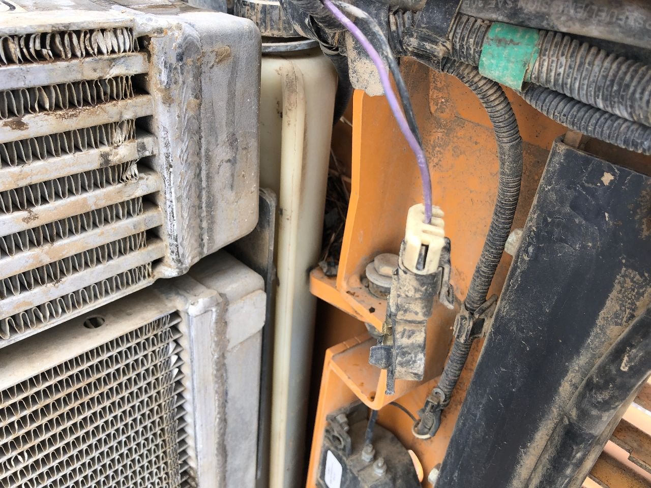 47490003 | Case SV250 Radiator Overflow Bottle for Sale