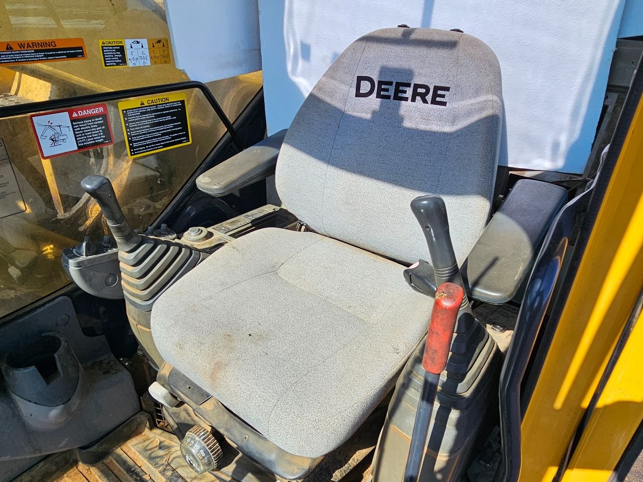 4458290R | John Deere 225C LC Seat for Sale