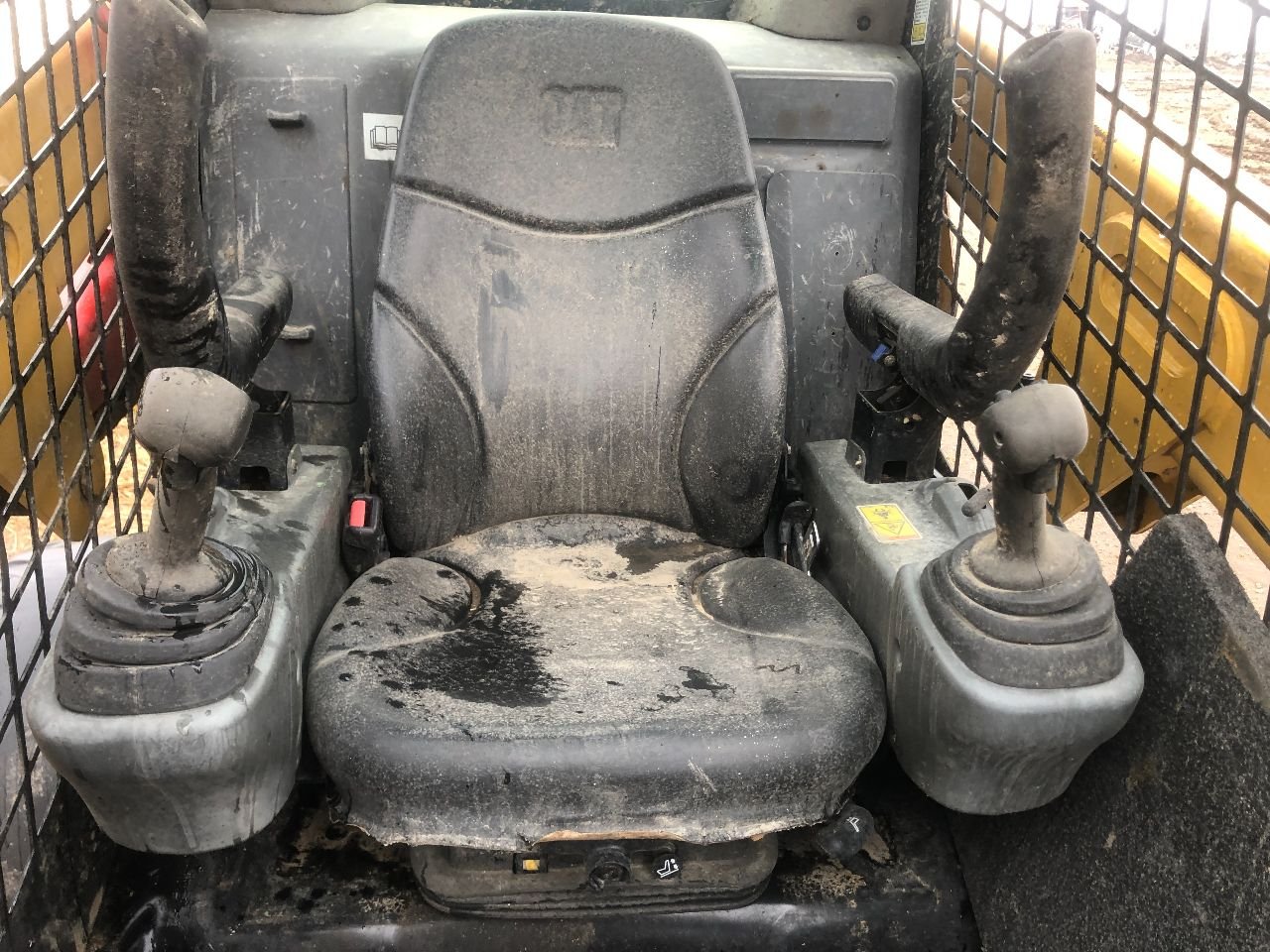 476-1131 | CAT 226D Seat for Sale