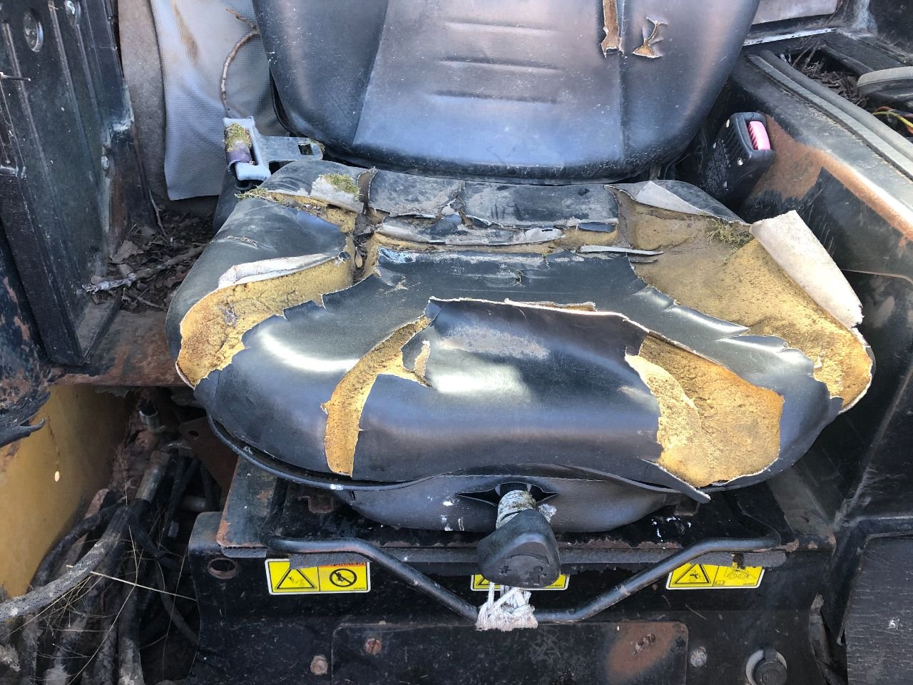 219-4380 | CAT 252B Seat for Sale