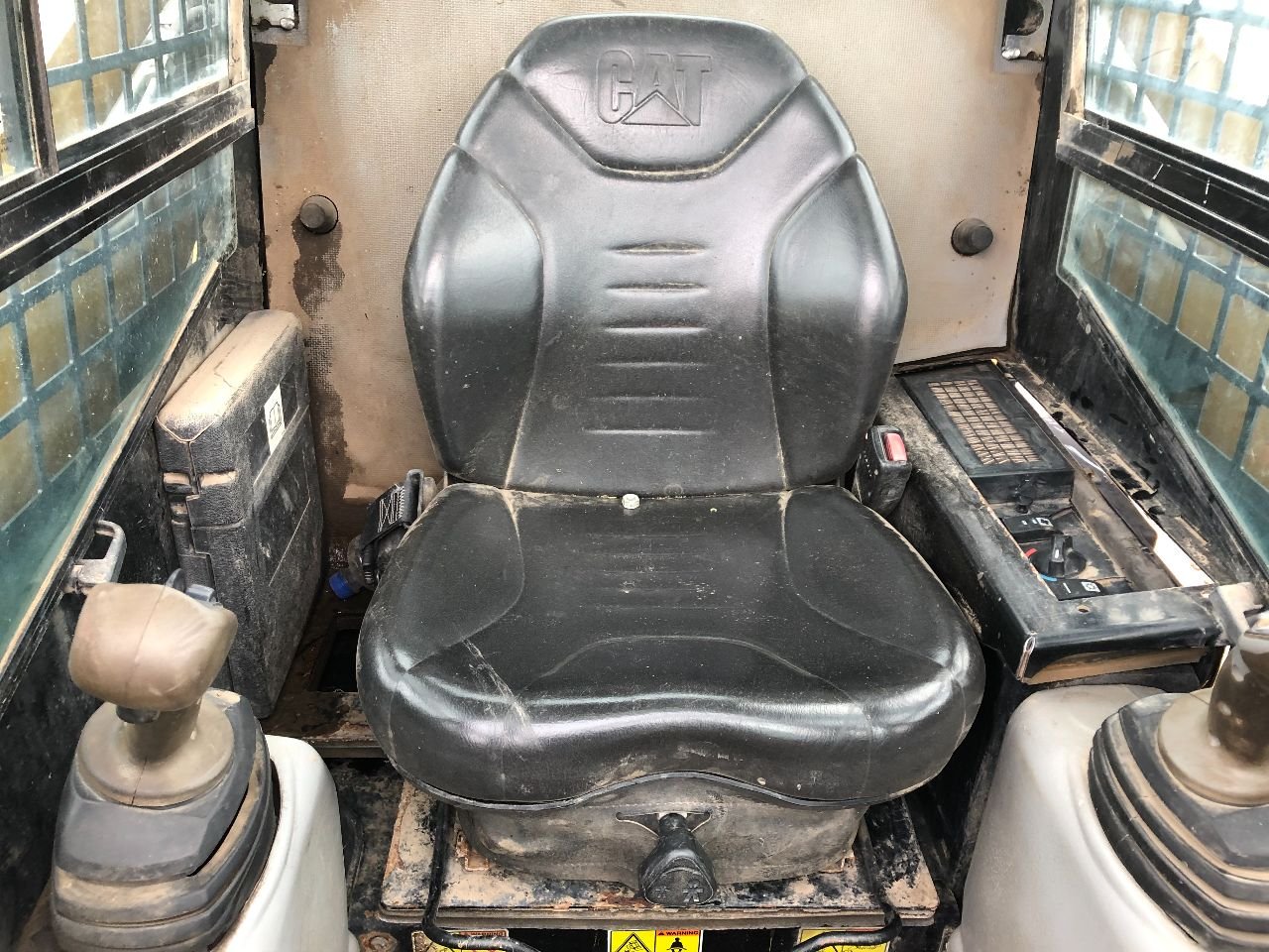 142-9305 | CAT 257B2 Seat for Sale