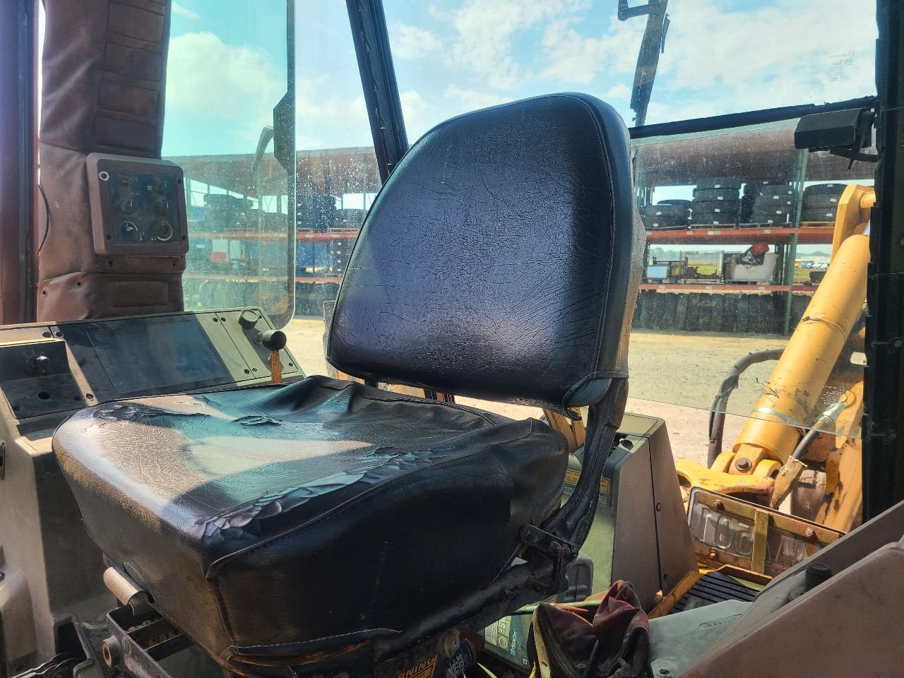 D123196 | Case 580K Seat for Sale