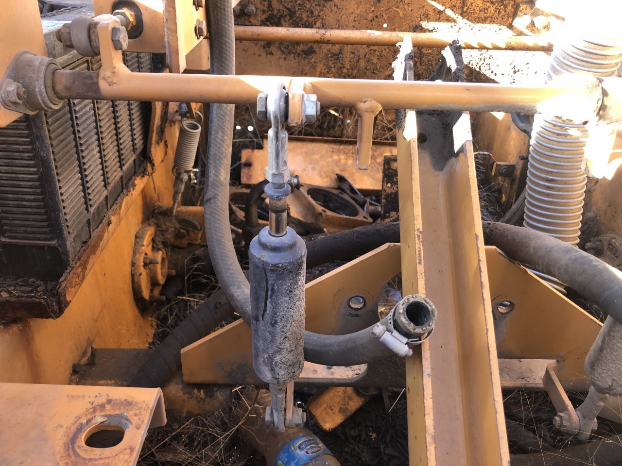 D66538 | Case 1845C Shock Absorber for Sale