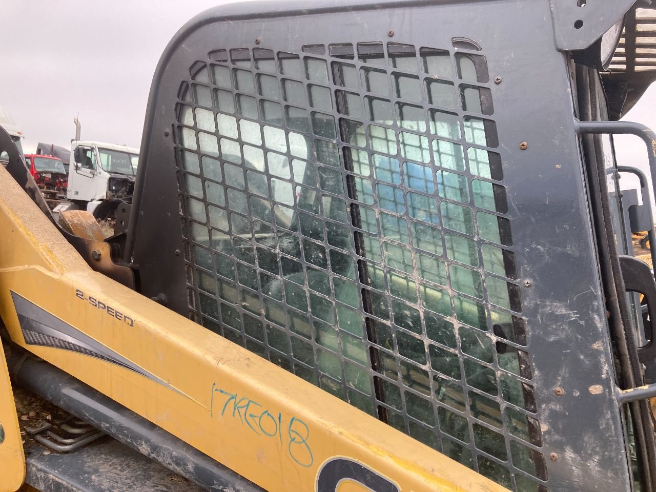50301848 | Gehl R165 Equip Side Glass for Sale