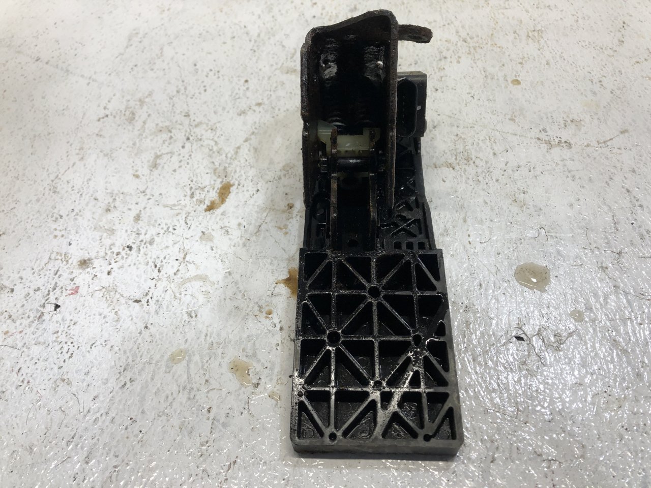AT521658 | John Deere 624K Pedal for Sale