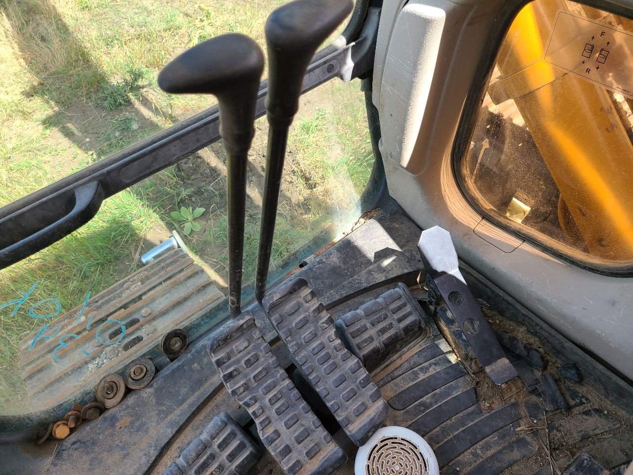 KNJ2557 | Case CX160 Pedal for Sale