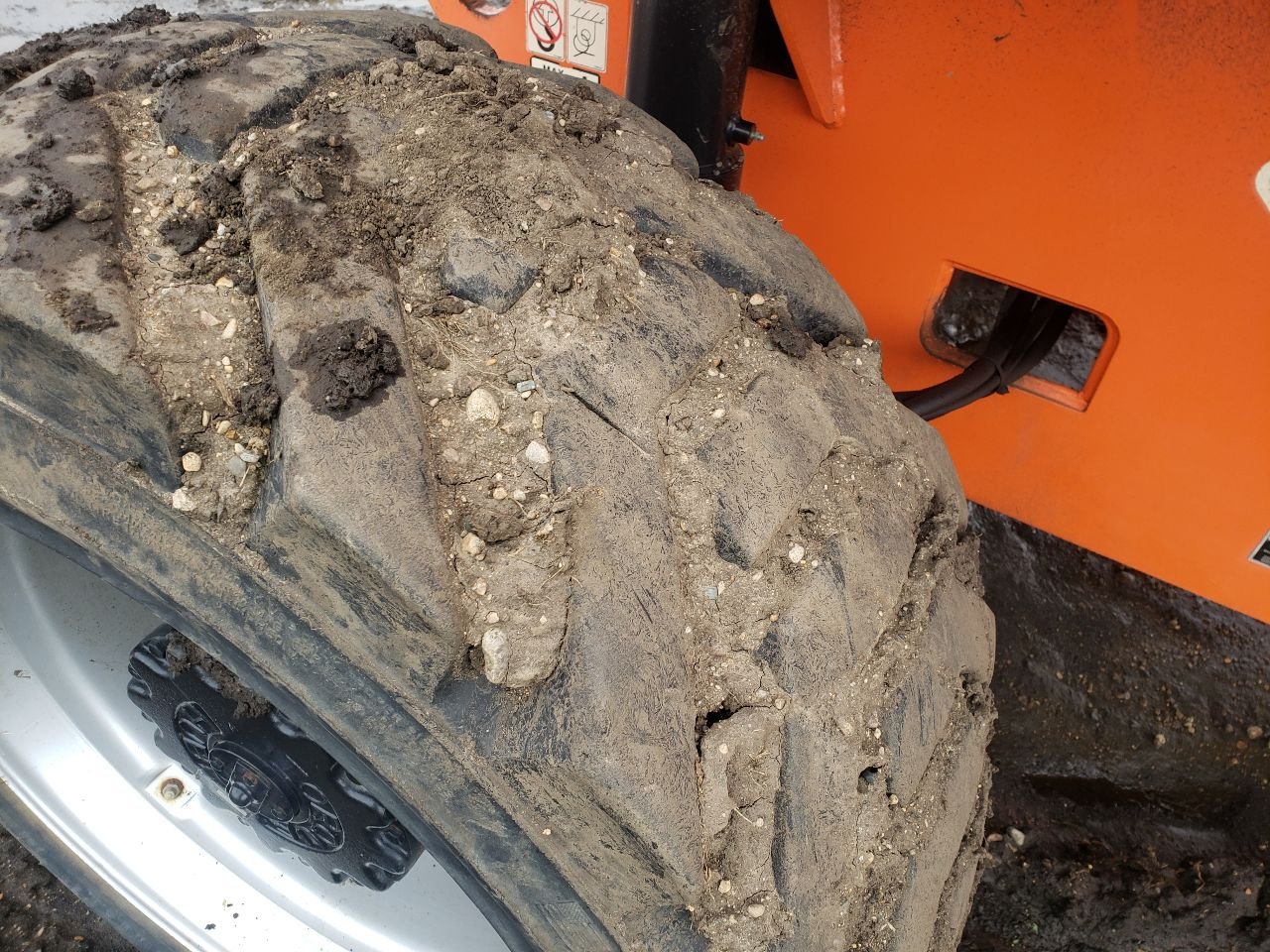JLG 800S Tire and Rim for Sale