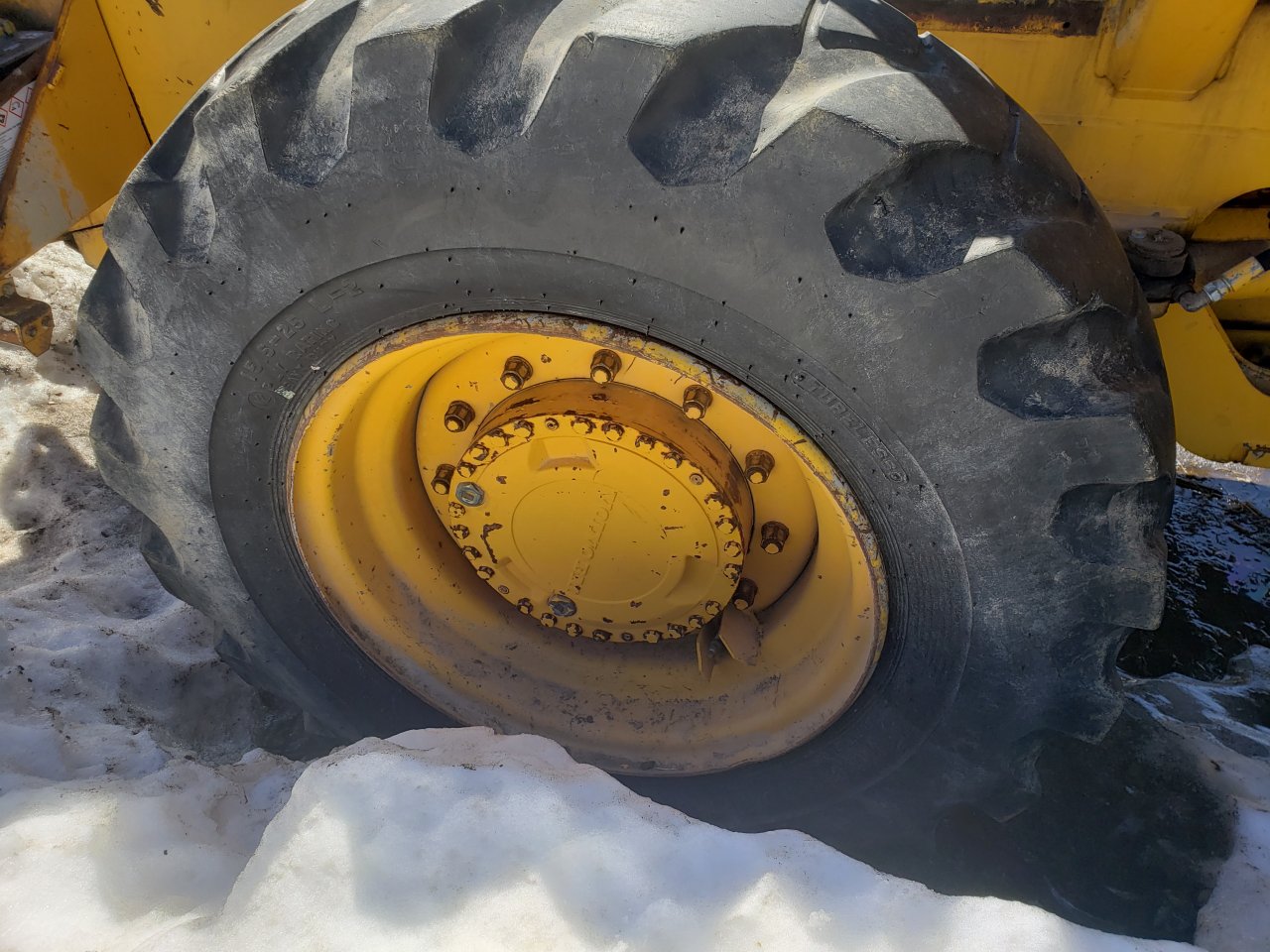 Volvo L50B Tire and Rim for Sale