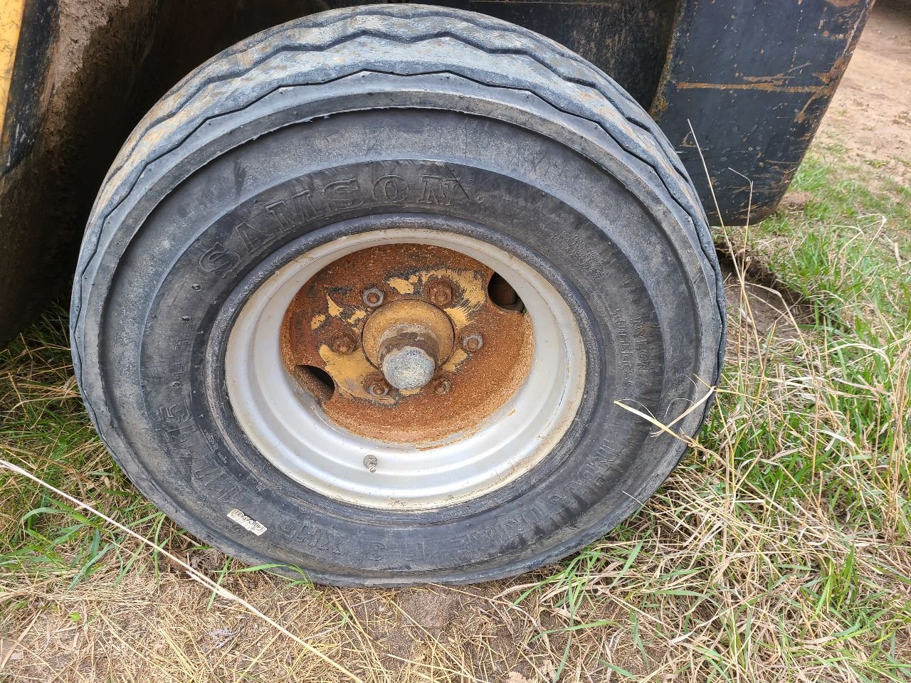 Hyster P50A Tire and Rim for Sale
