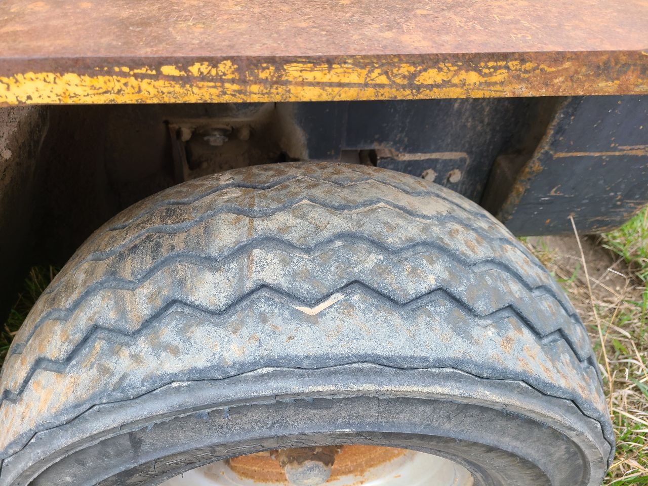 Hyster P50A Tire and Rim for Sale