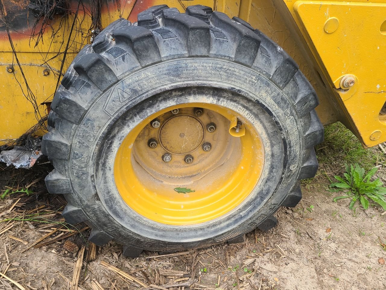 CAT 262C Tires for Sale