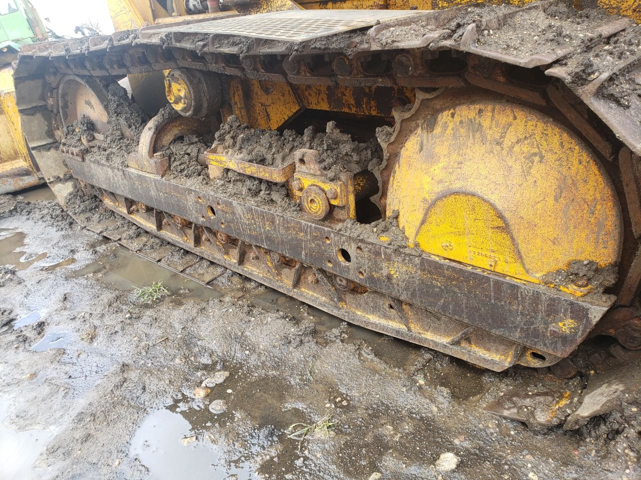 AT113064 | John Deere 450C Track Frame for Sale