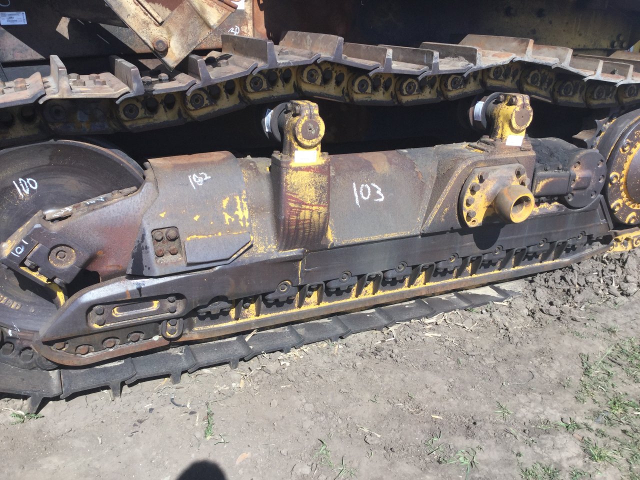 17M-30-29411 | Komatsu D275A2 Track Frame for Sale