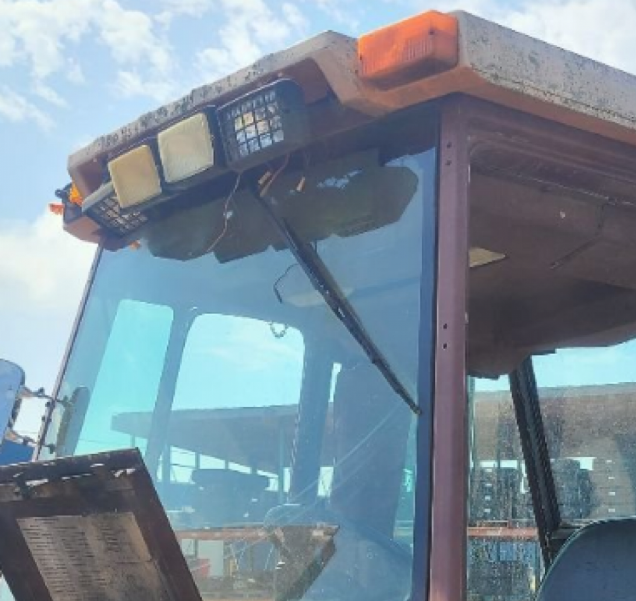 97290C1 | Case 580K Windshield Glass for Sale