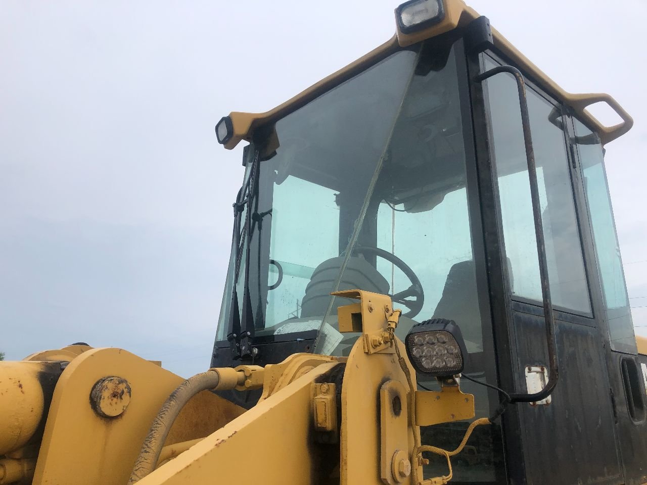 107-6145 | CAT 938G Windshield Glass for Sale