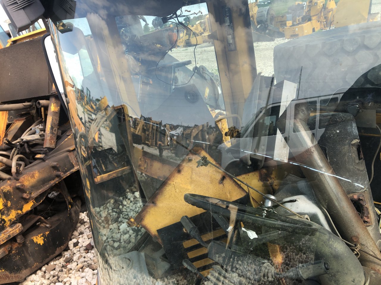 Volvo L90B Windshield Glass for Sale