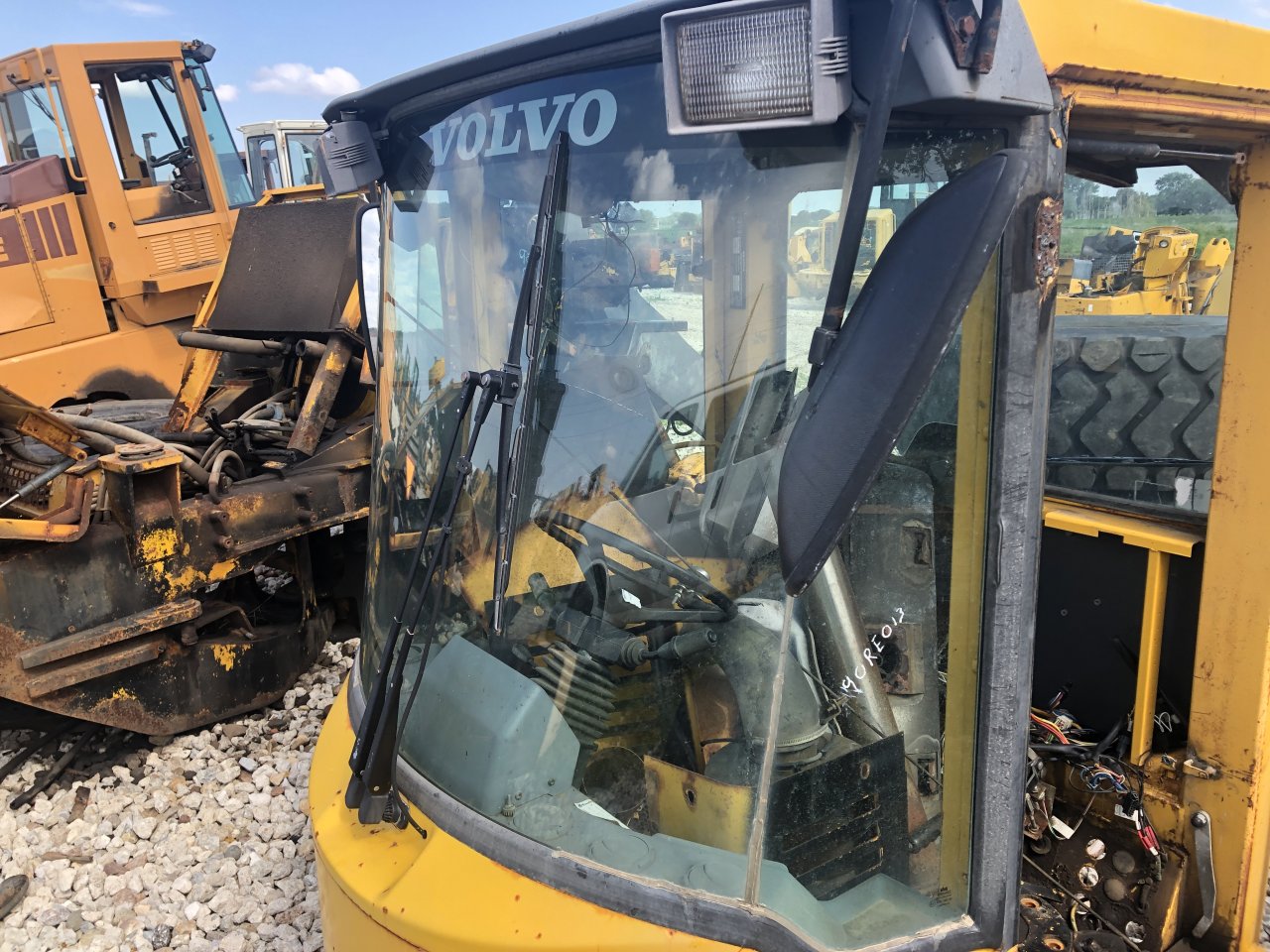Volvo L90B Windshield Glass for Sale