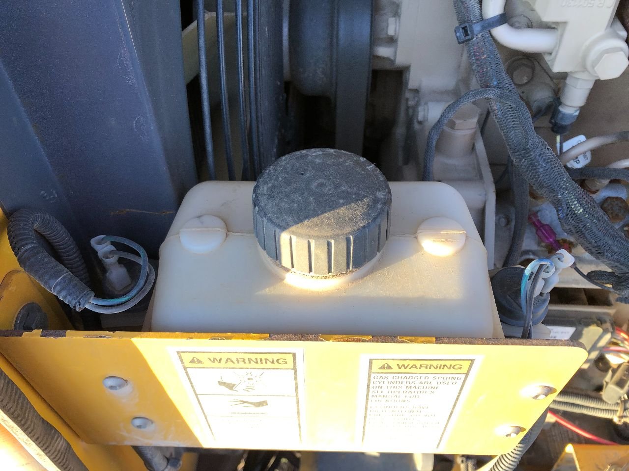 101495 | Gehl DL10H55 Windshield Washer Reservoir for Sale