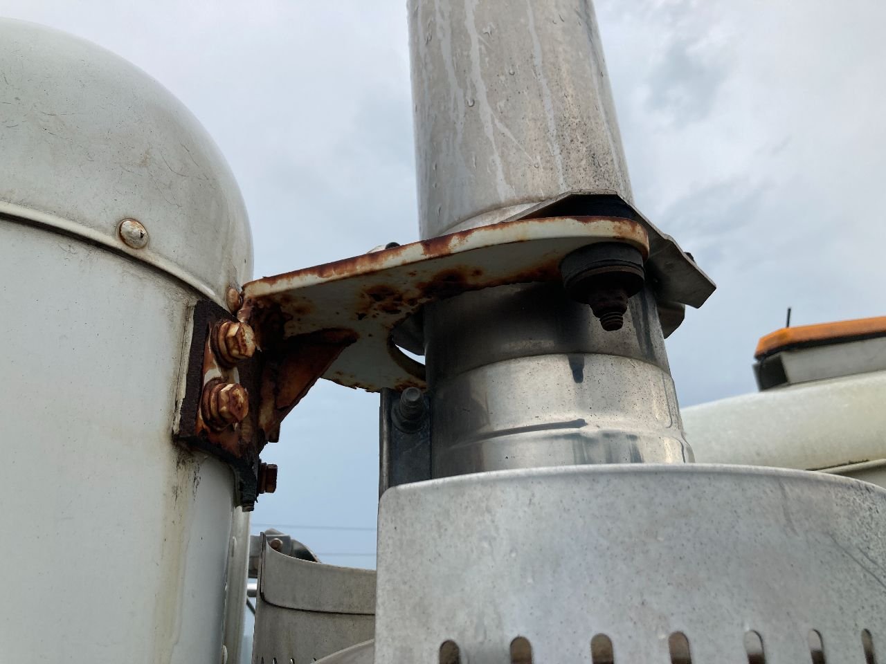 Peterbilt 357 Exhaust Bracket for Sale