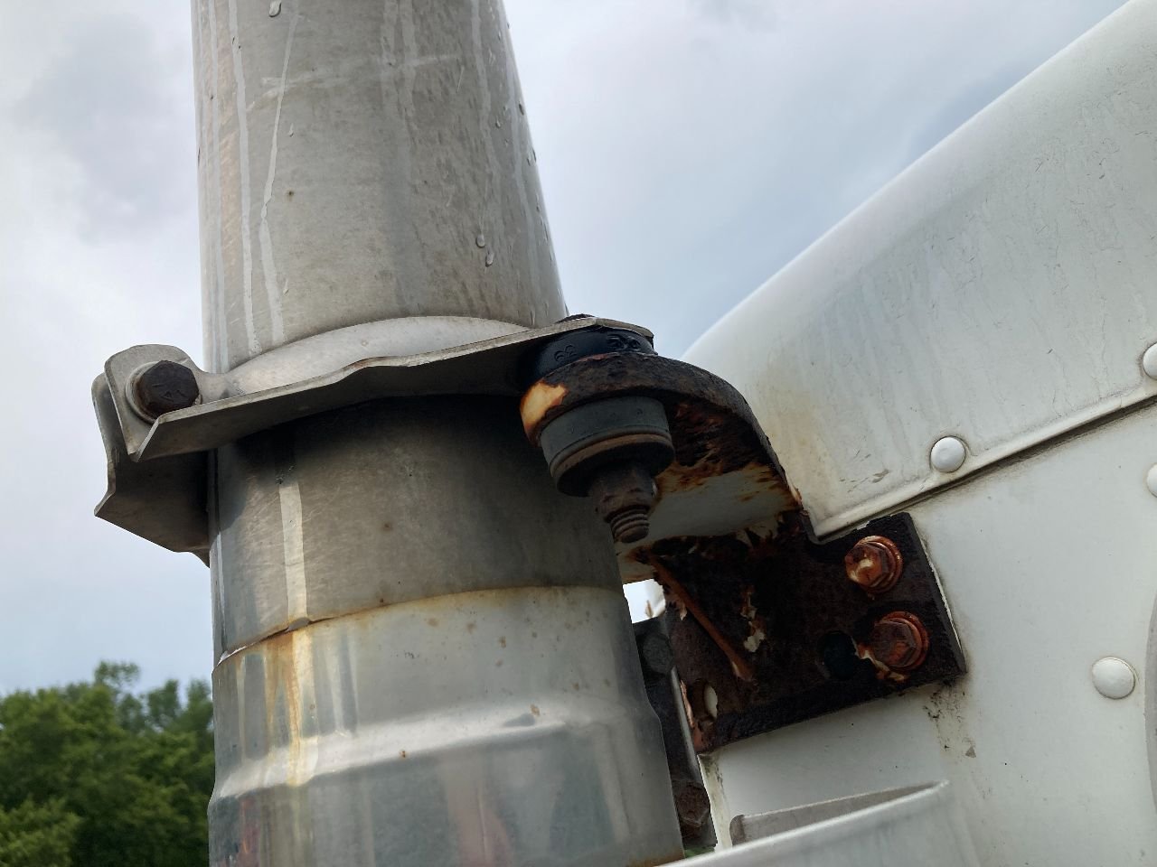 Peterbilt 357 Exhaust Bracket for Sale