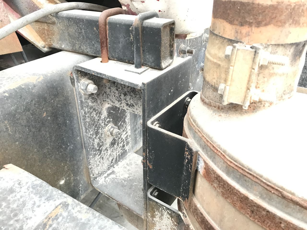 Mack DM600 Exhaust Bracket for Sale